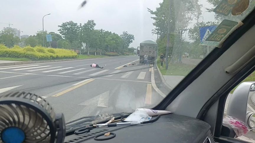 #道路千万条安全第一条 #交通安全 #人行横道