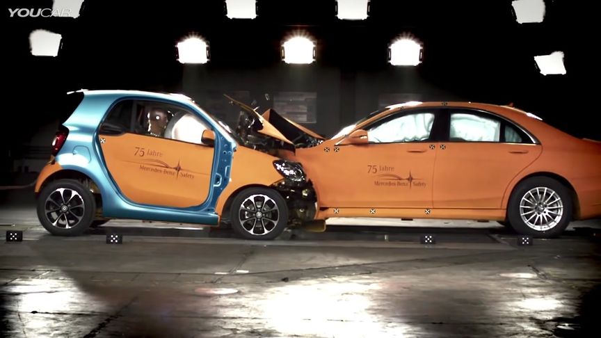 2017奔驰E级到底安全不安全?看完碰撞测试后你就明白了