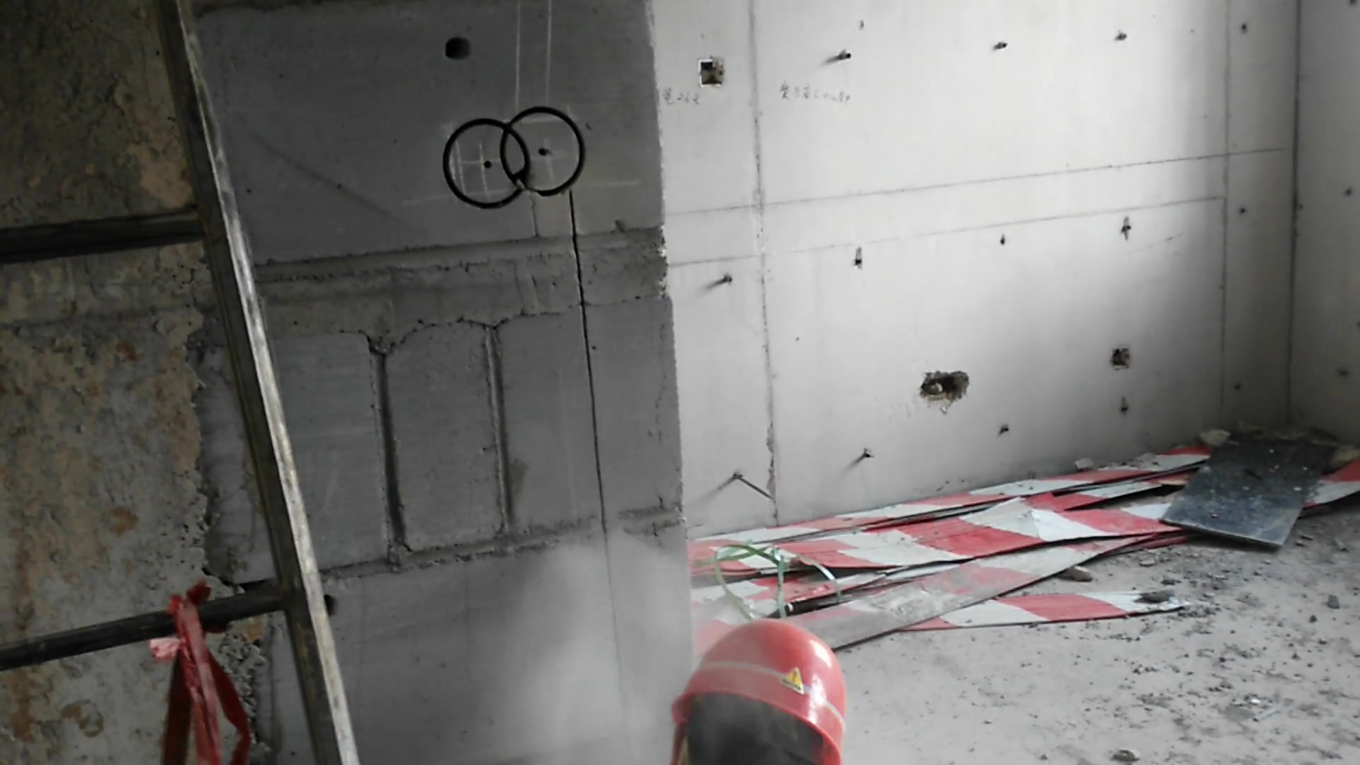 墙面怎么开槽预埋电线管