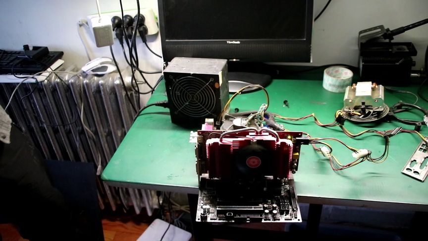 微星G41主板上电自动开机不亮机,看小伙怎么修理的