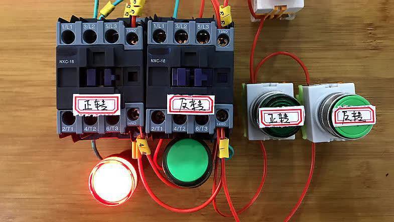电工基础:控制电机正反转的完整接线--控制线部分接触器的互锁