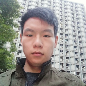 阳光依旧笑春风 