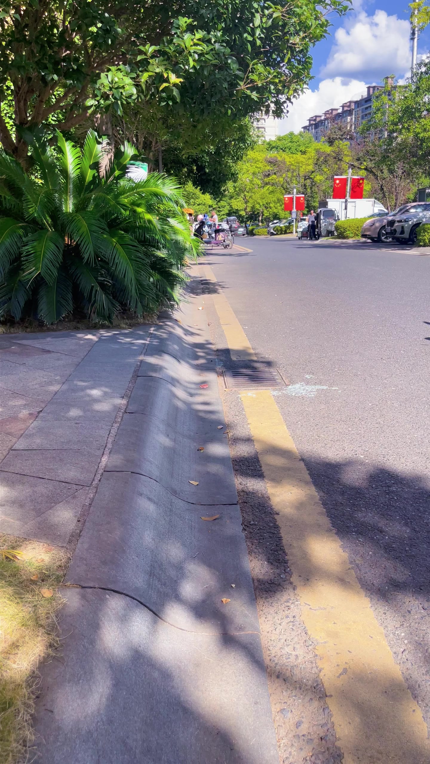 老人出行就靠他#老年代步车#代步车#电动四轮代步车#电瓶车#老人出行