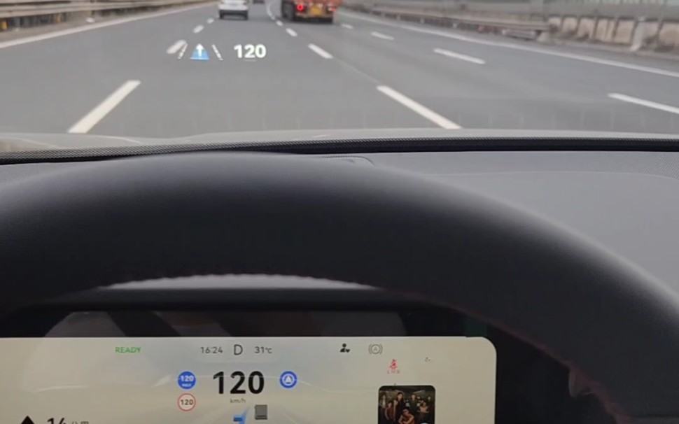 华为问界M5智驾版试驾,遥遥领先!高速120码自动变道超车无压力,试驾...