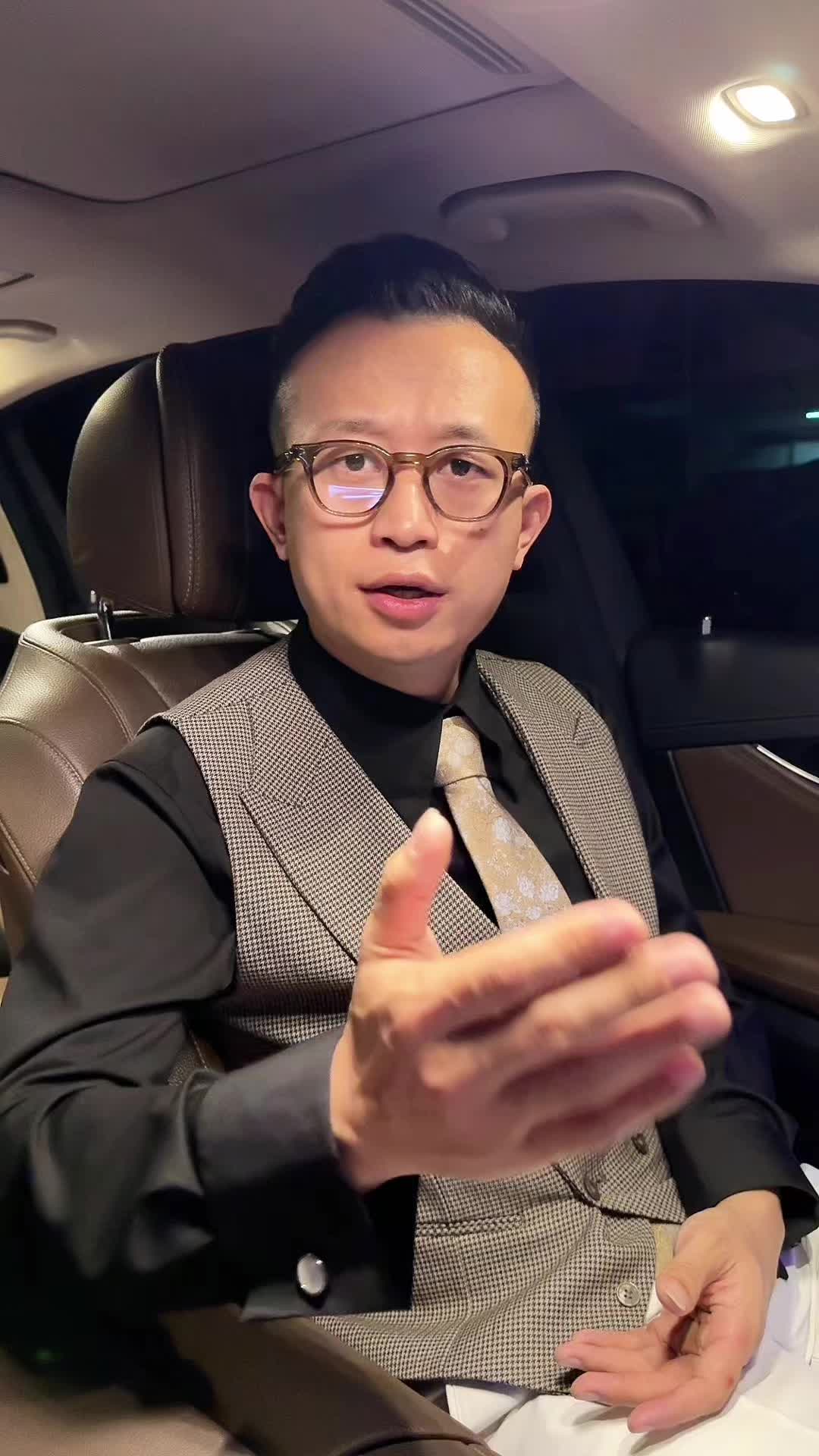 ...行业协会会员的;经营超过3年的。都可以试试申请白名单。额度翻倍,...