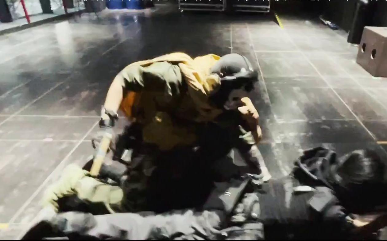 【使命召唤16】B站上第一个COS幽灵做真人处决动作