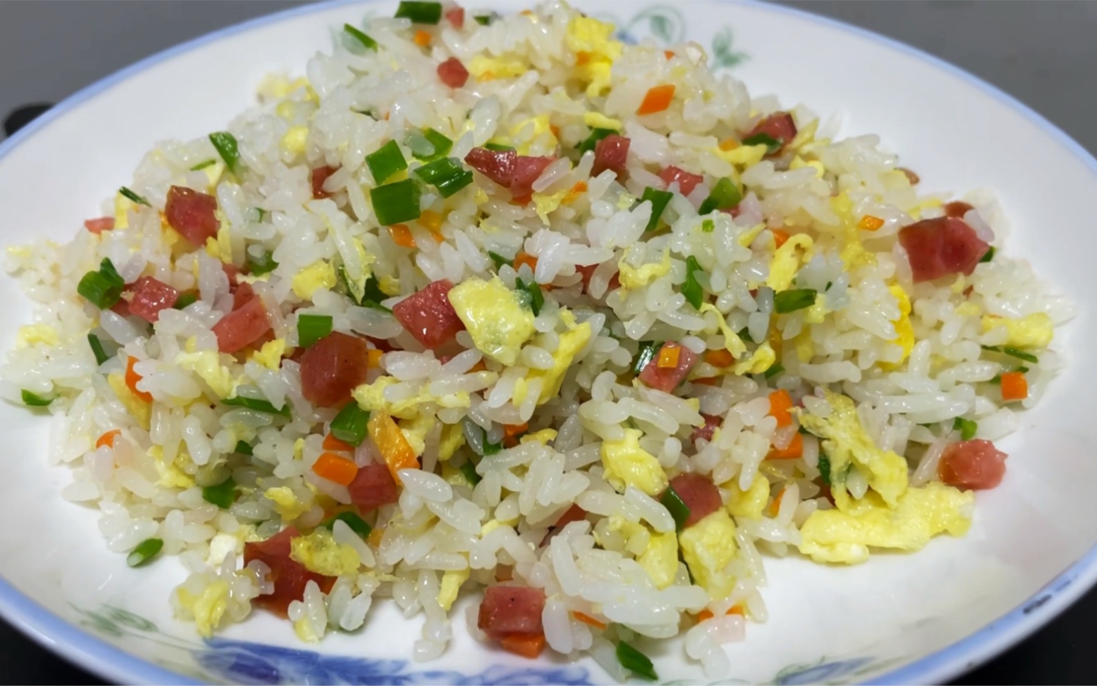家里有剩饭怎么办,今天分享给大家好吃又简单的做法。