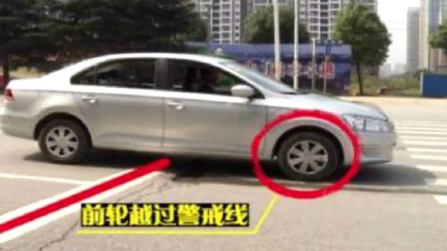 交警提醒车主:这3种情况下闯红灯,不会被扣分罚款!