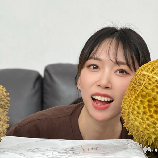 圆滚滚的小予 