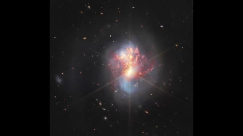 宇宙大戏开场!韦伯望远镜拍下惊人星系撞击瞬间!