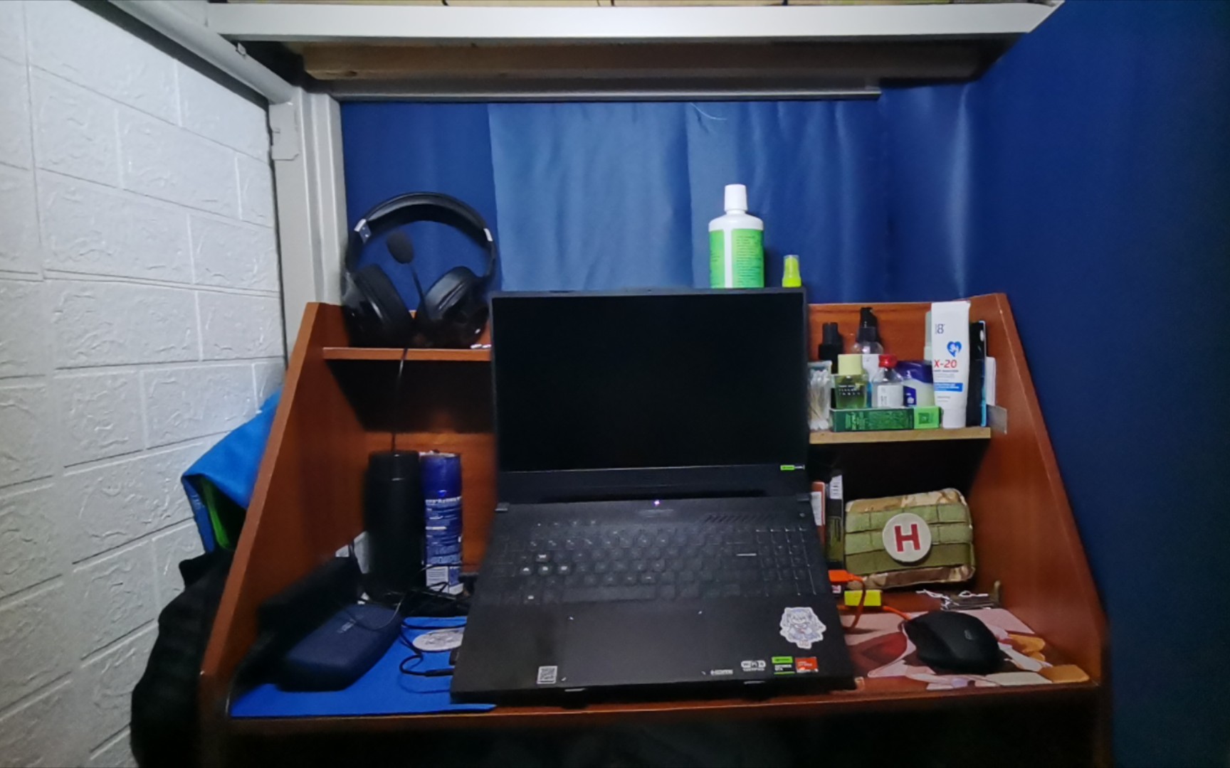 【特别篇】探究!我是怎么在八人间的宿舍创造一个舒适的环境并且...