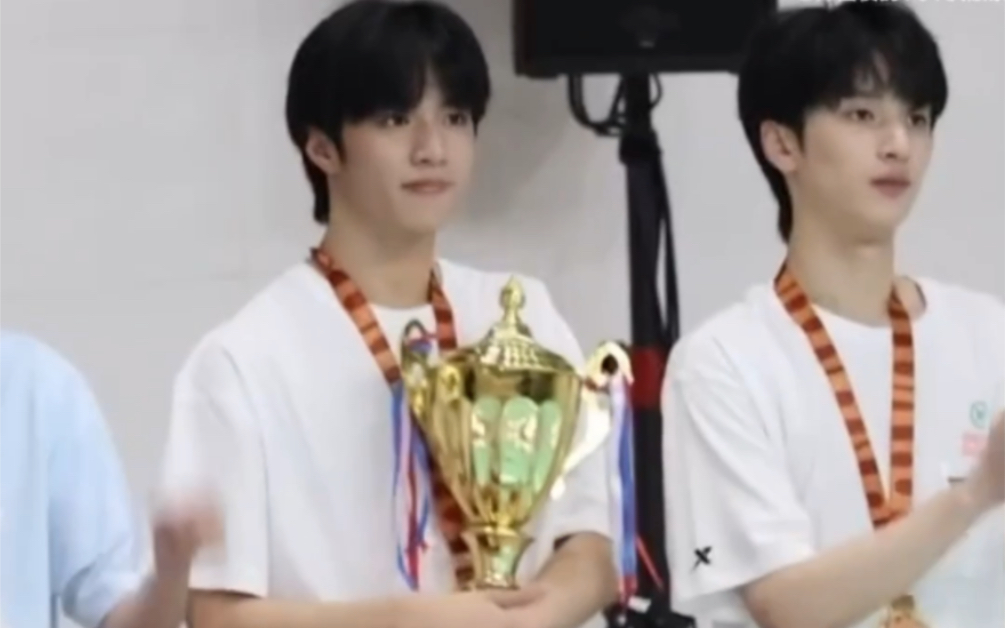 【TF家族夏季运动会】运动会结束俩儿子都得奖啦