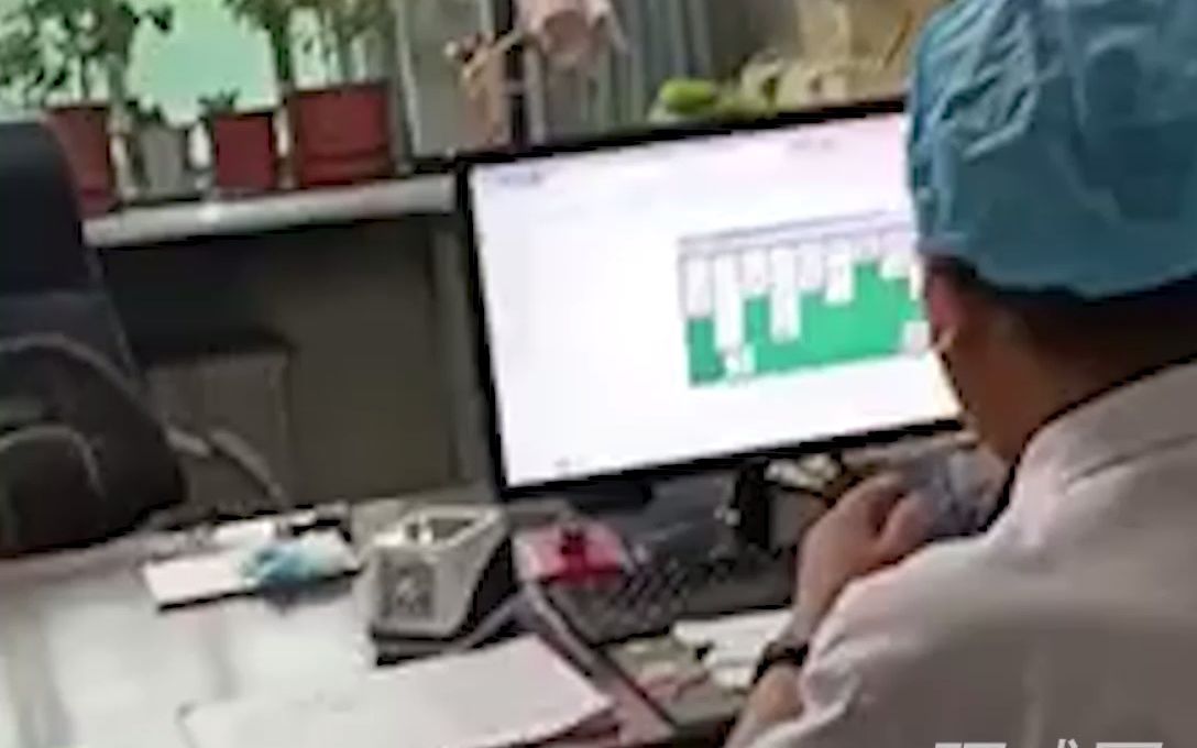 医生上班时间打游戏不理病人,被辞退