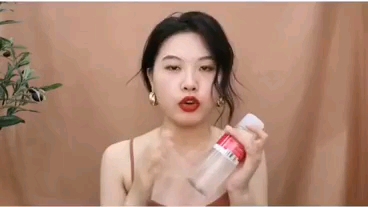 ...成分是水杨酸、硼酸等各种酸所以不能当爽肤水长期使用正确用法是...