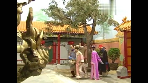 还珠格格3:心机知画想抱出孩子博同情,不料永琪看清她的目的,知画怕了