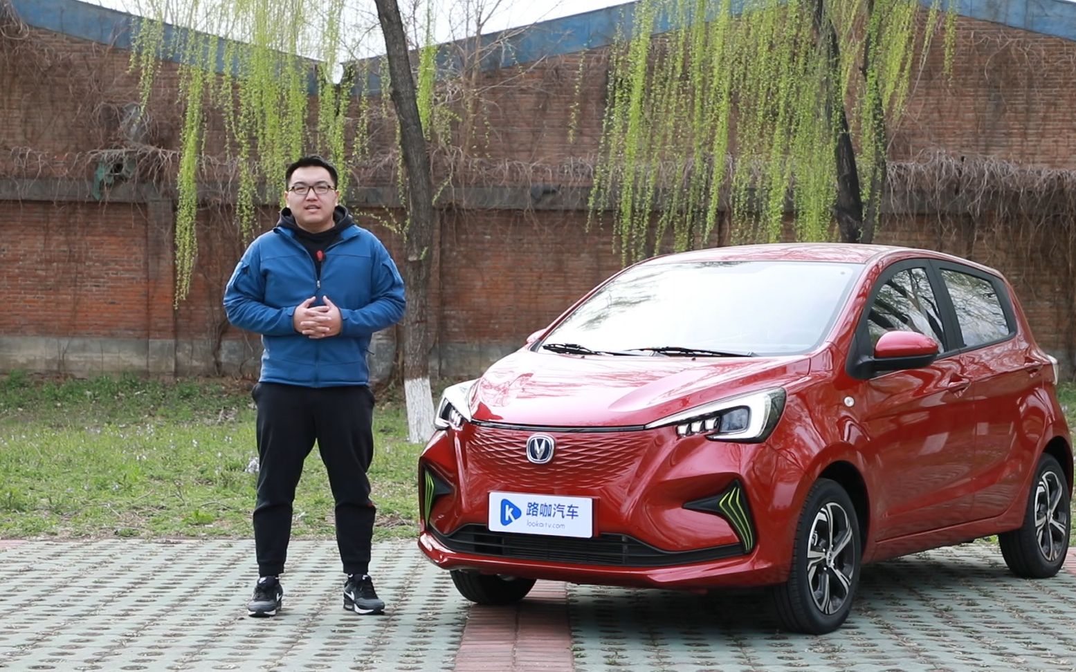 电子手刹+导航不到7万 试驾长安新能源E-Star