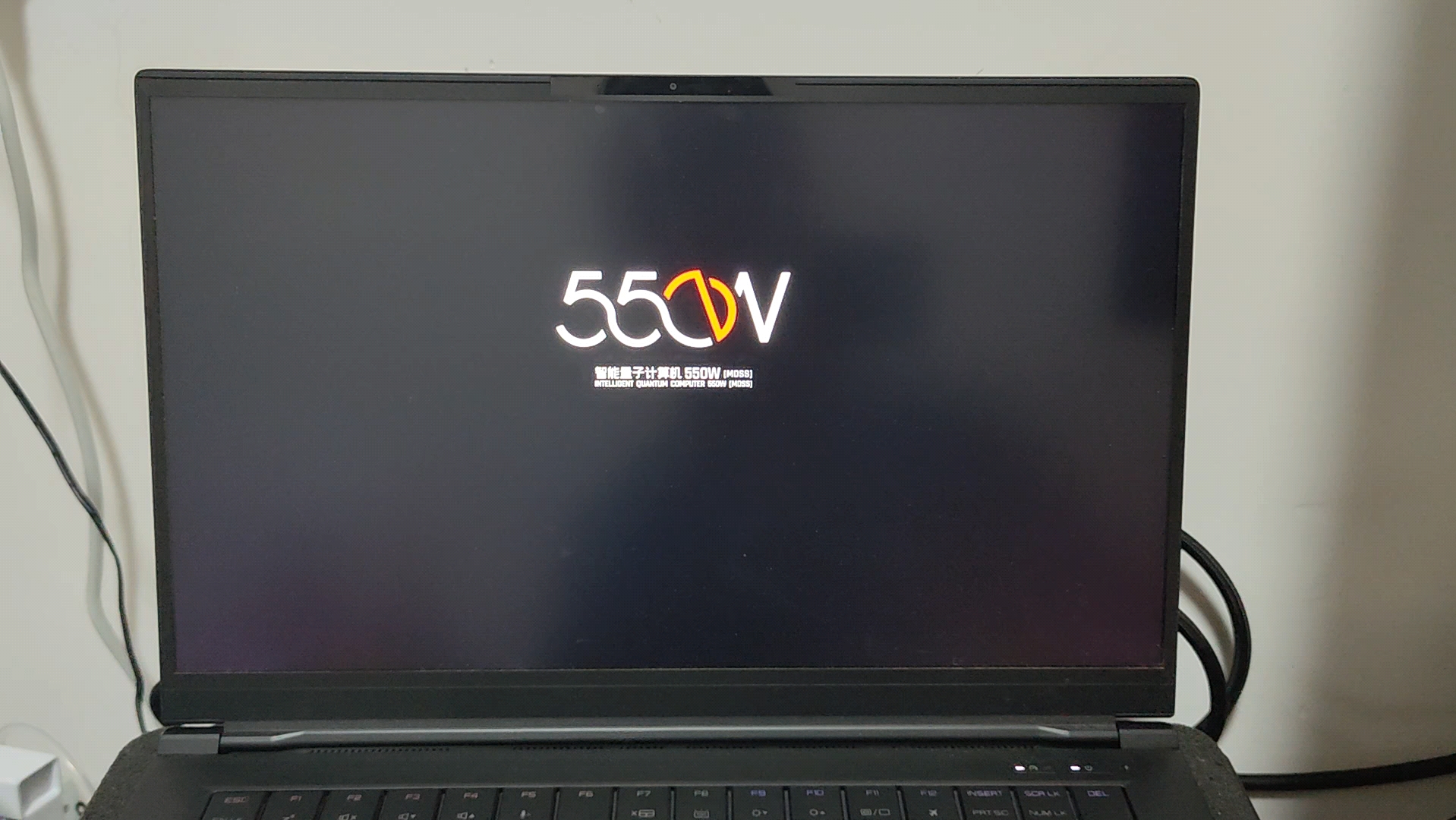 intel nuc x15笔记本更换开机logo效果