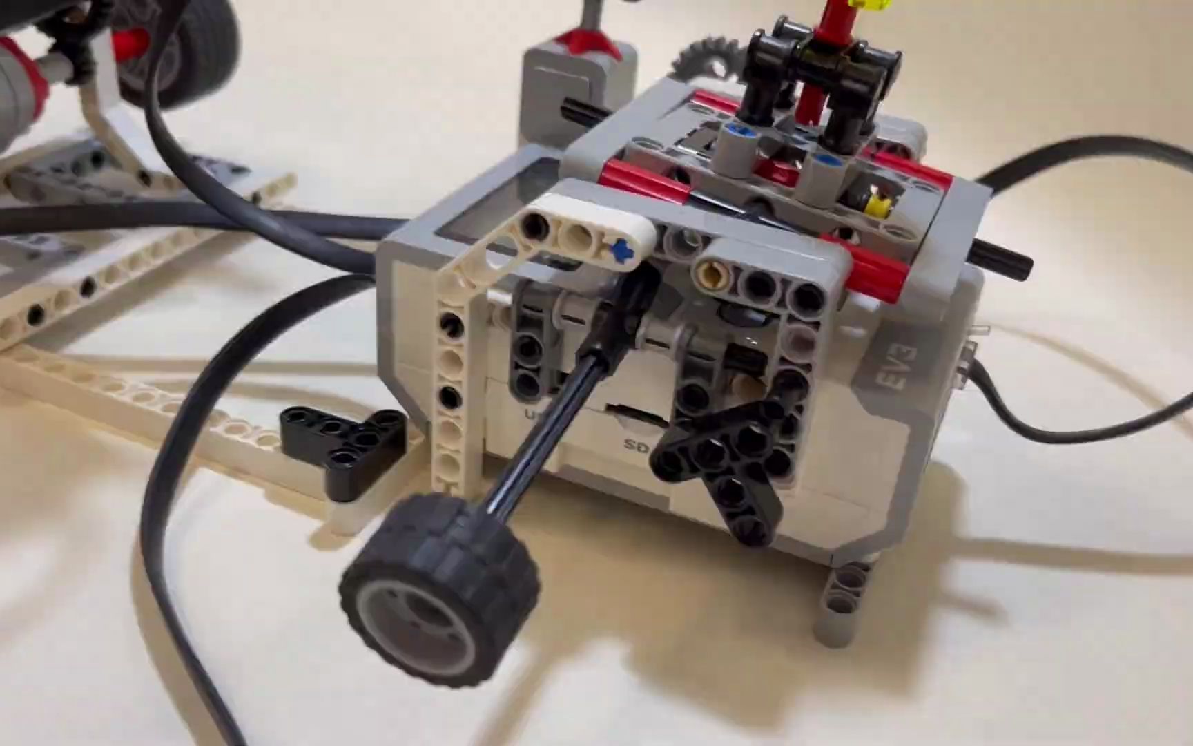 挺好玩的,就是有点费身体,EV3枪