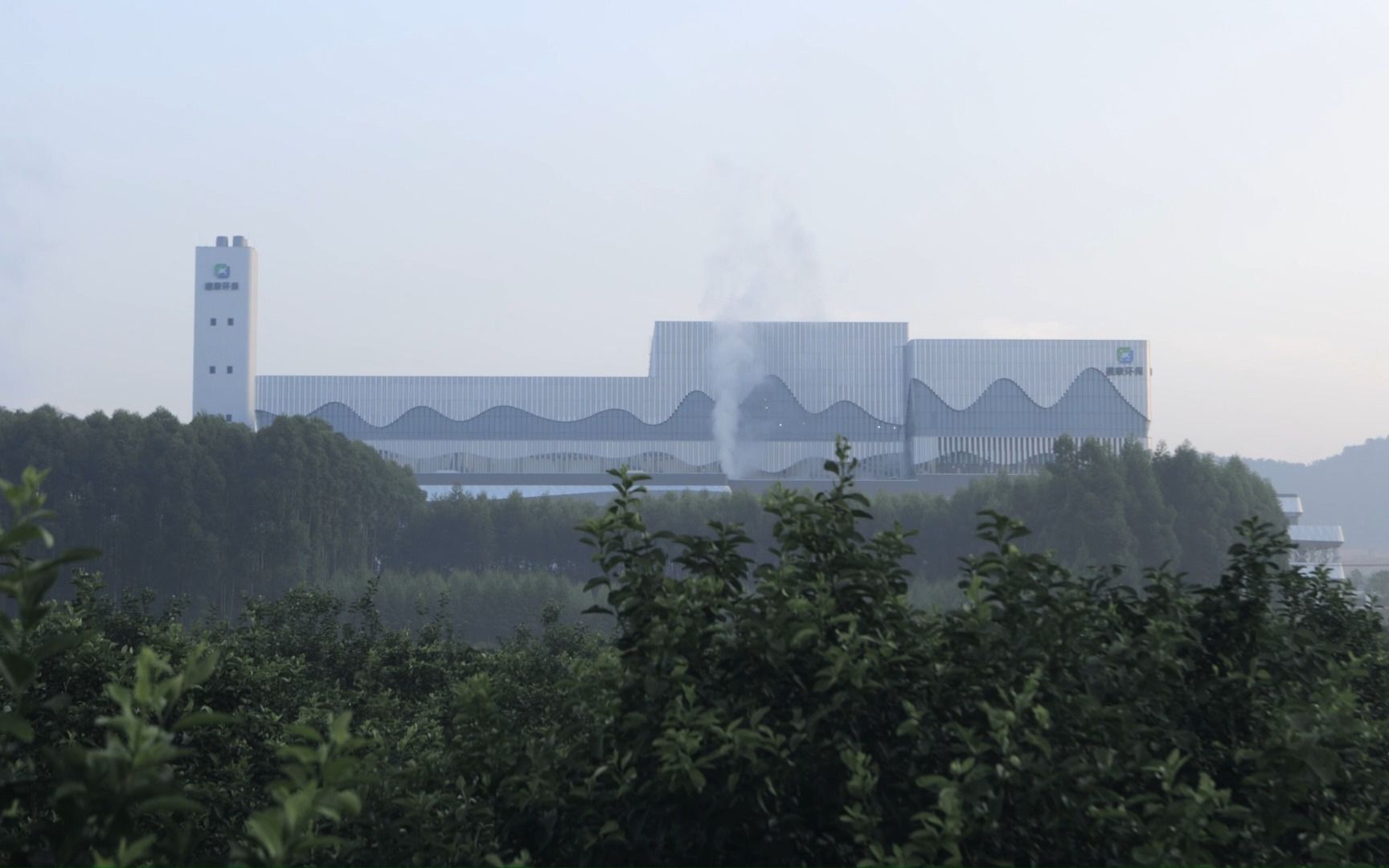 大地景观塑造者:南宁双定垃圾焚烧发电厂 / UUA