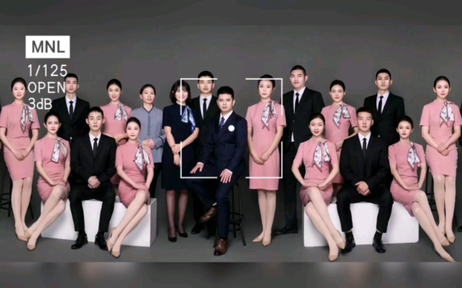 【很高级的一组制服图片-高端物业制服订制设计】