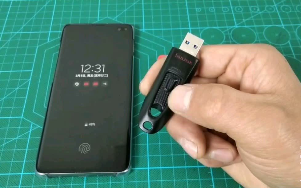 才知道,原来手机里的照片传到U盘里这么简单,再也不怕手机内存不够用.