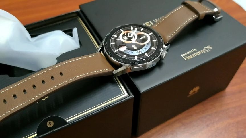 华为 WATCH GT3 时尚款 46mm 咖色真皮表带 开箱上手