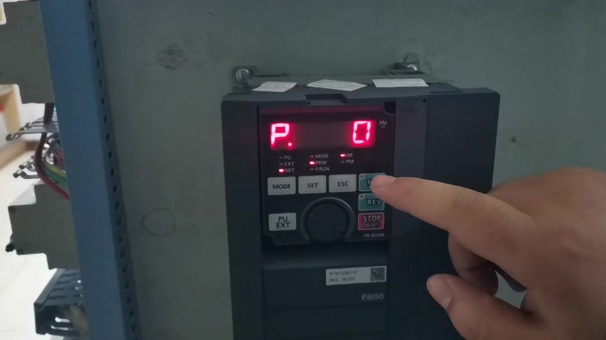 变频器:三菱F800与西门子200PLC的MODBUS RTU通信变频器参数设置