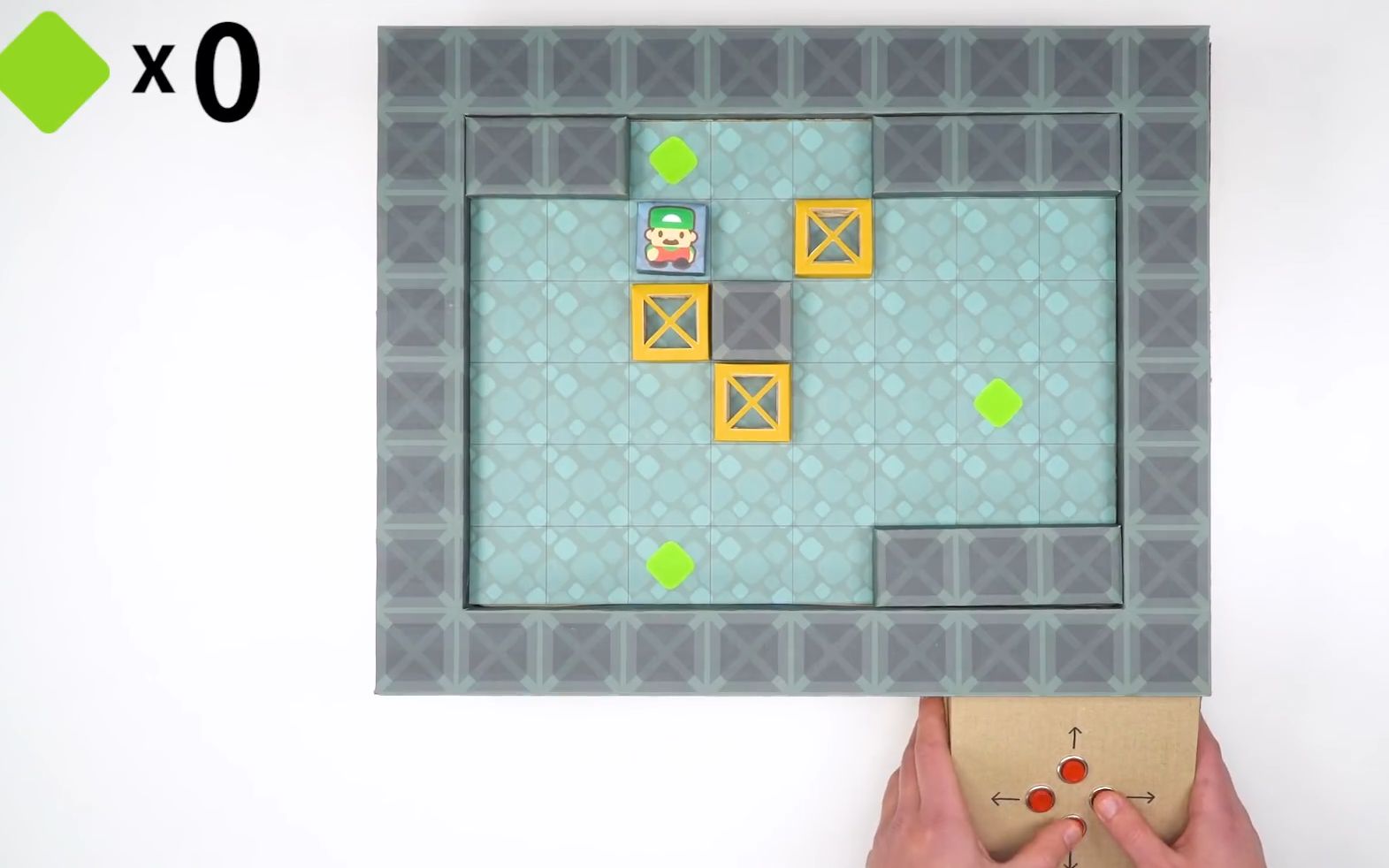 【手工大神】用纸箱做一个自动玩推箱子的游戏机