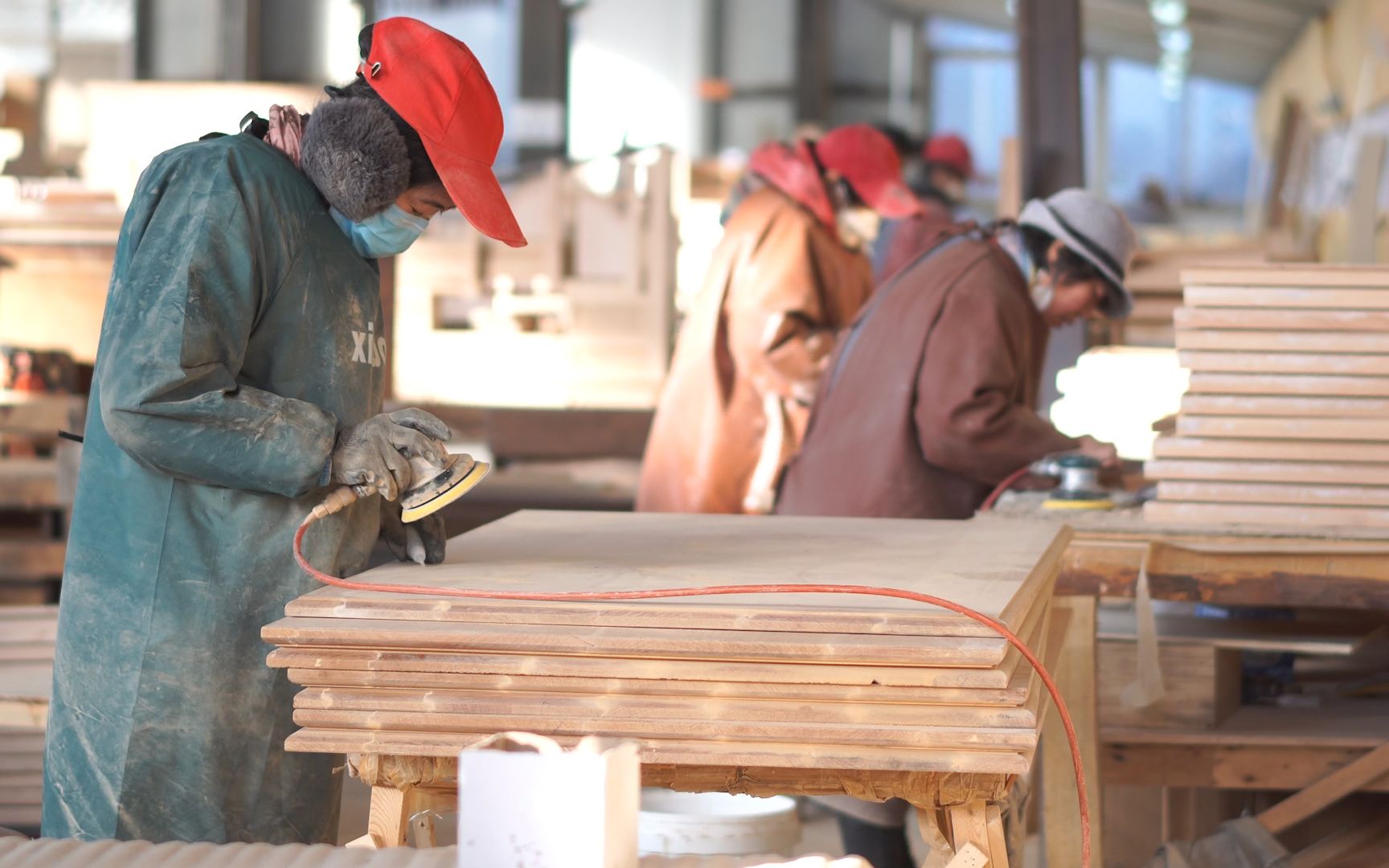 环保家具选实木?欧松板和多层实木板哪种好(附选购建议)