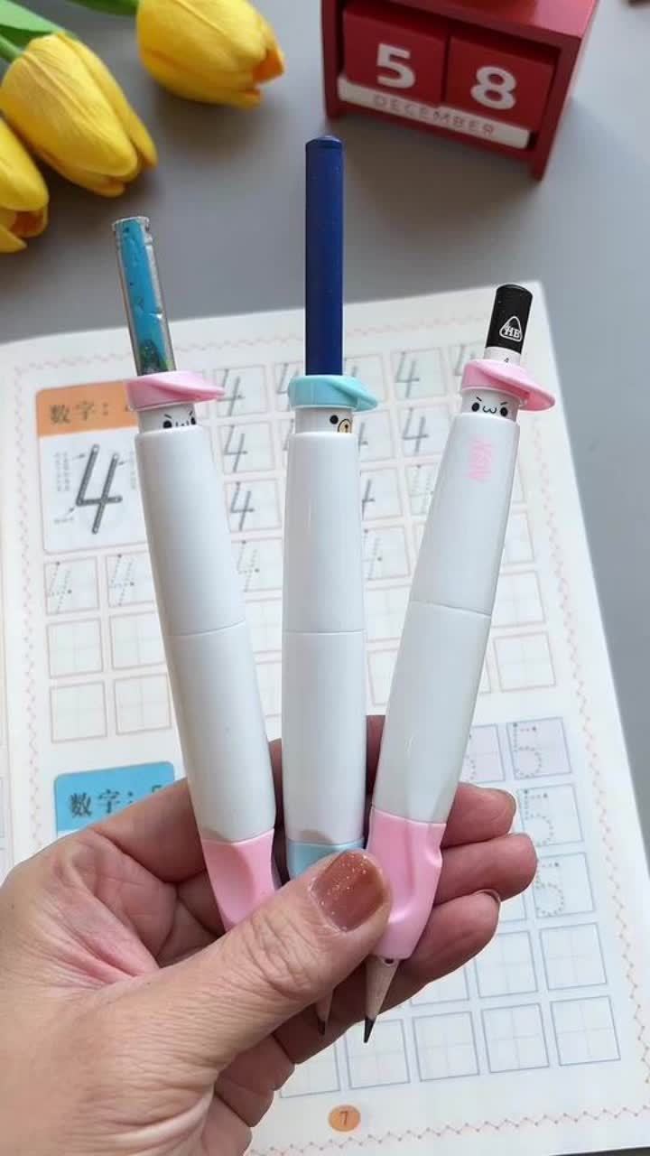 ...铅笔秒变正姿笔的握笔器,三指定位,硅胶材质,从小养成正确的握笔姿势