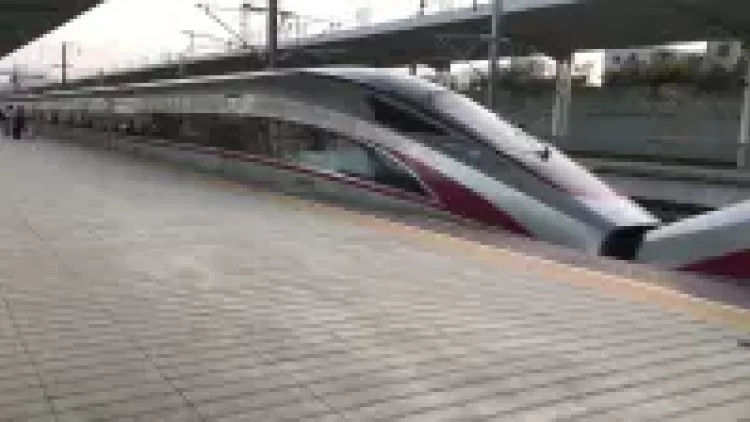 G531次(石家庄—深圳北站)本务北京动车段CR400AF-2023+2031停靠...
