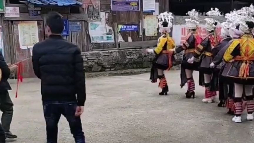 大山深处的少数民族传统节日