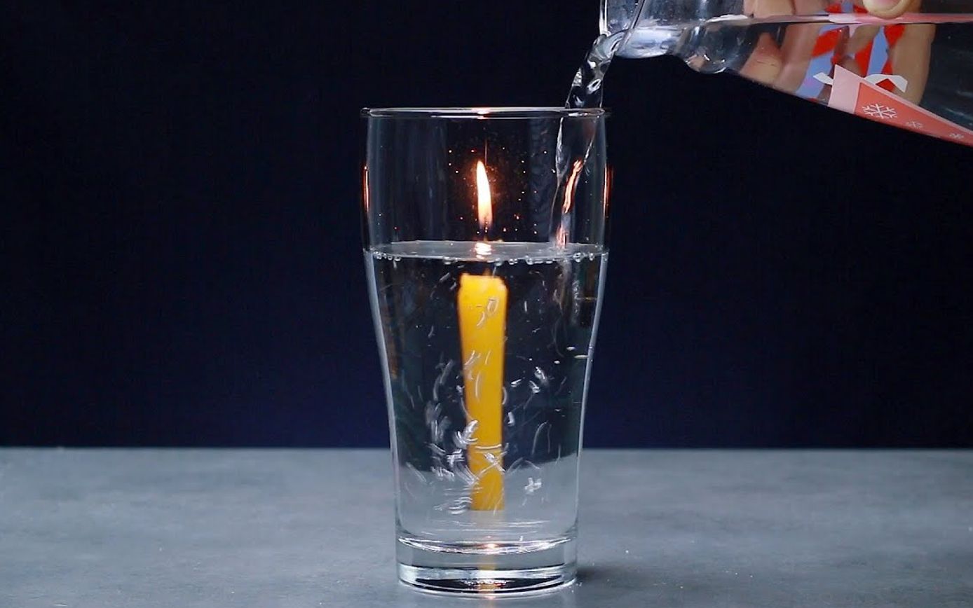 什么原理?蜡烛在水里还能燃烧,第一次见这些有趣的现象