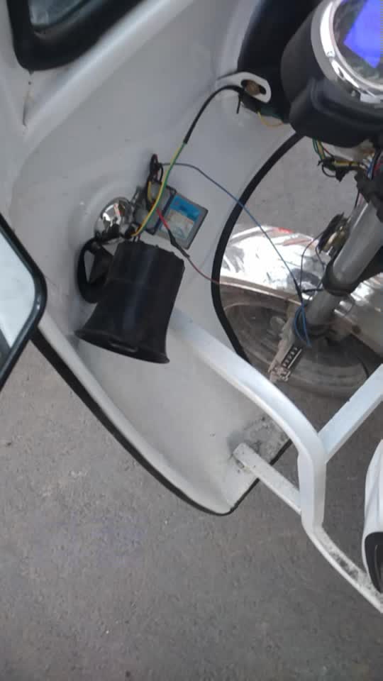 60伏三轮车转接12伏的喇叭