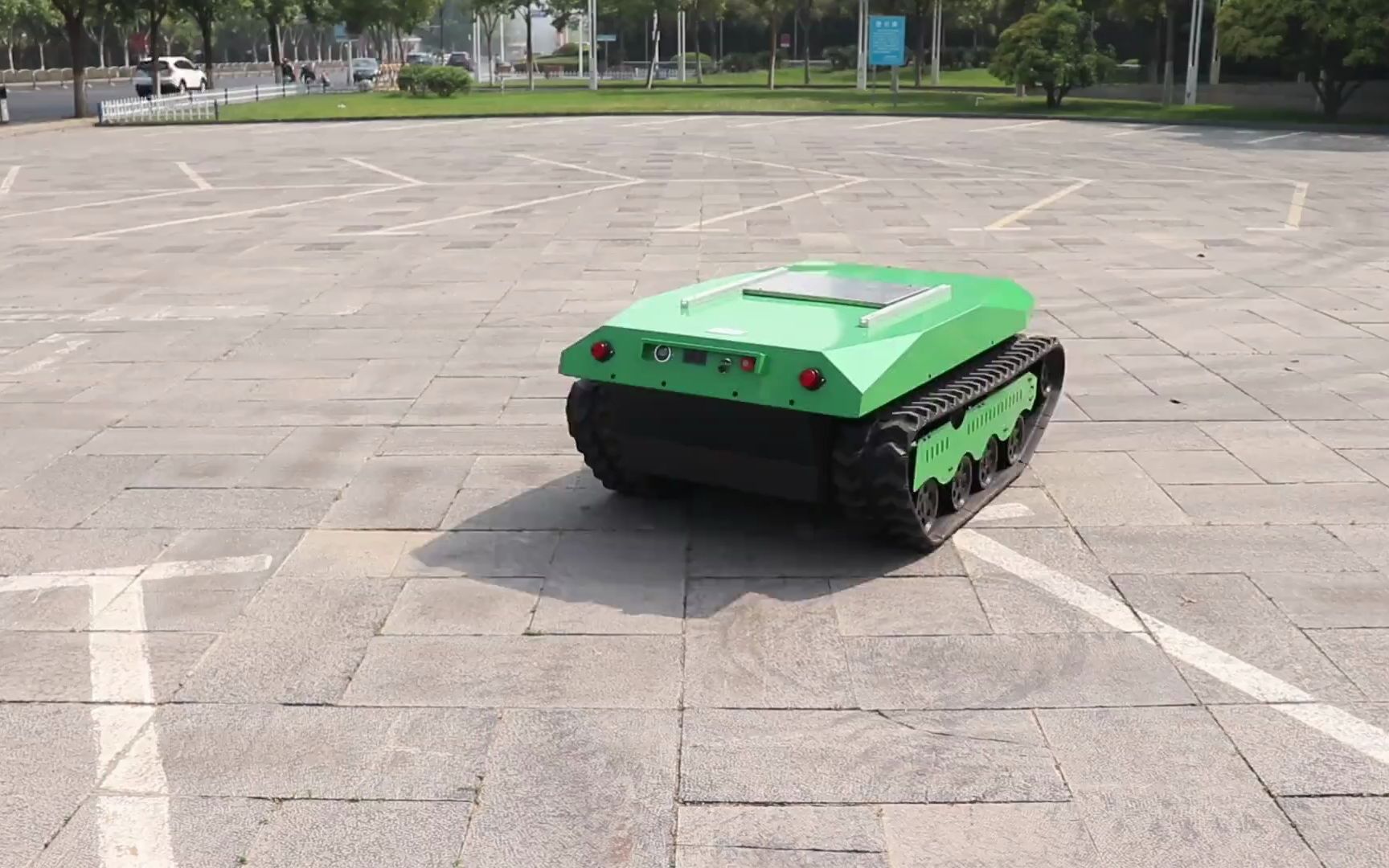 ...履带底盘全地形越野车大载重爬楼机器人底盘厂家,此底盘可用作移动...