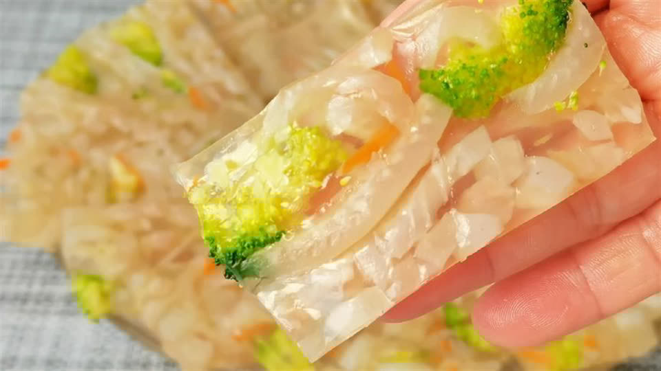蔬菜猪皮冻,不用蒸也不熬,这个做法太厉害了,太省事了