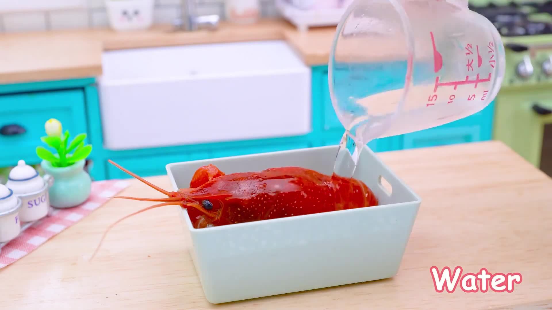 迷你小厨房制作迷你小龙虾花甲海鲜美食