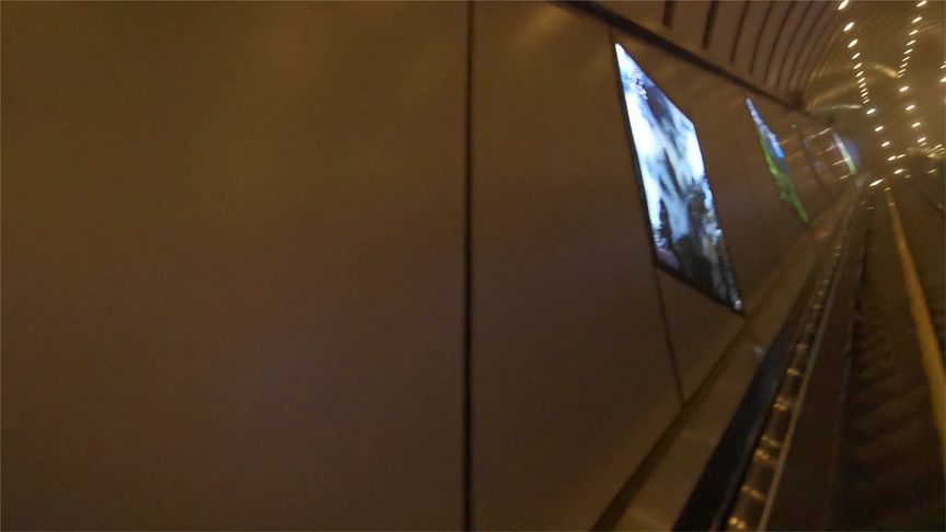 湖南张家界天门山观光索道电梯来来回回,坐二十多道票价共300多