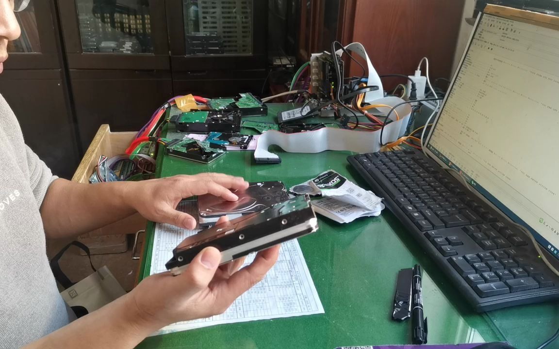 16T氦气硬盘是真的坑?都不知道怎么开盘数据恢复,需要一定高的技术