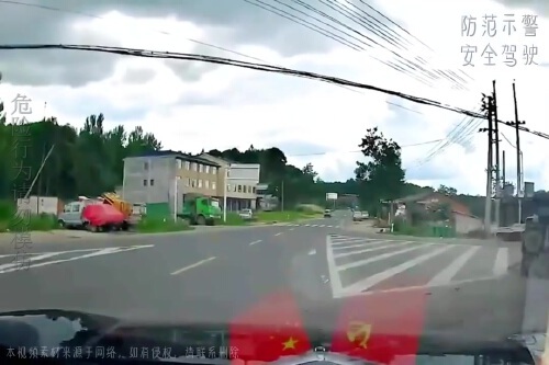 驾驶出行事故分析第148,注意大货车