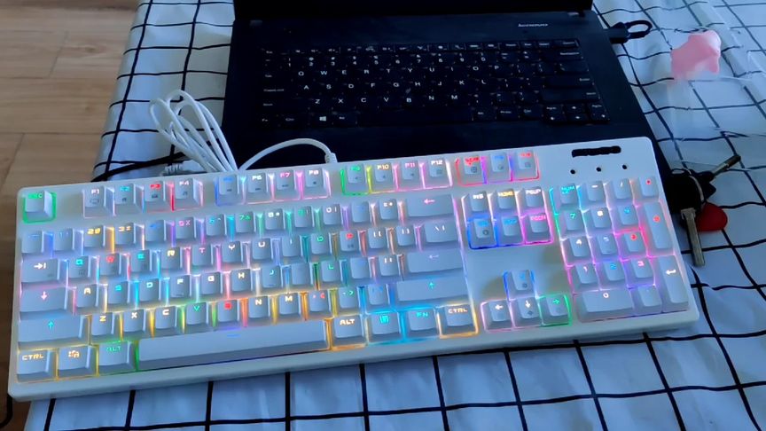 两把按键失灵的键盘用两种方式轻松秒杀。