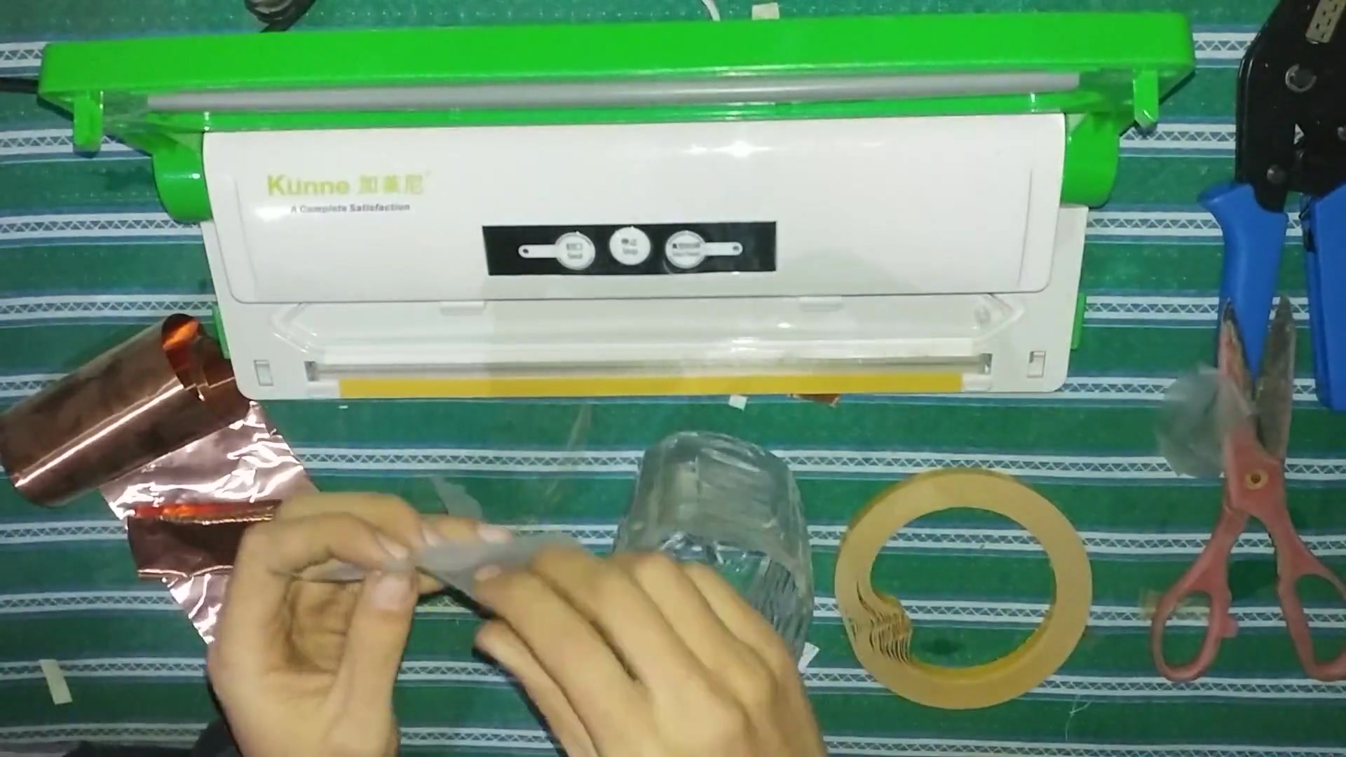 用塑料封口机焊接TPU面料教程——可DIY雨衣