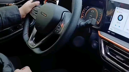 我同事真的是个人才,自动挡不会用一直脚开 #万万没想到 #开车