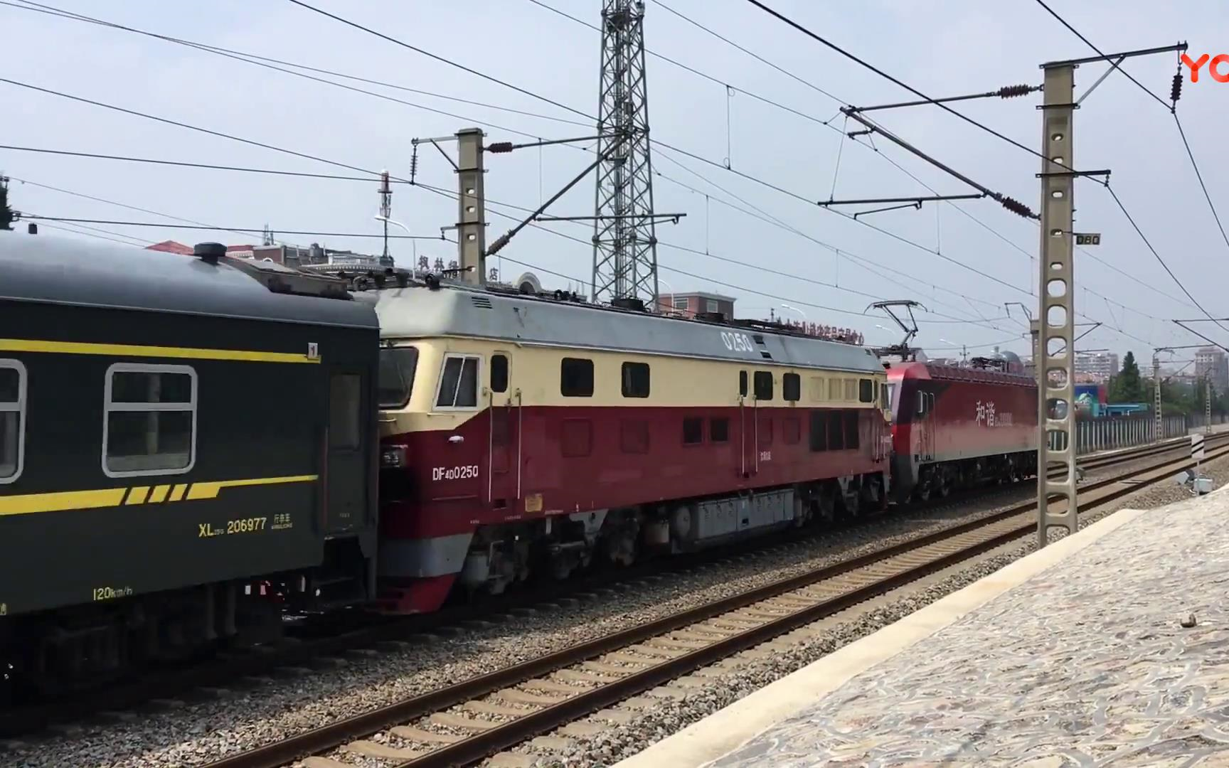 ...2051,周末线临客快速K5051/2开行】大连站车迷候车室282-天涯共此时