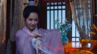 美女趁着男神喝醉投怀送抱,男神醒来却主动撕开美女的衣服!