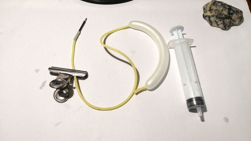 几毛钱成本的自制水枪,满满的都是回忆