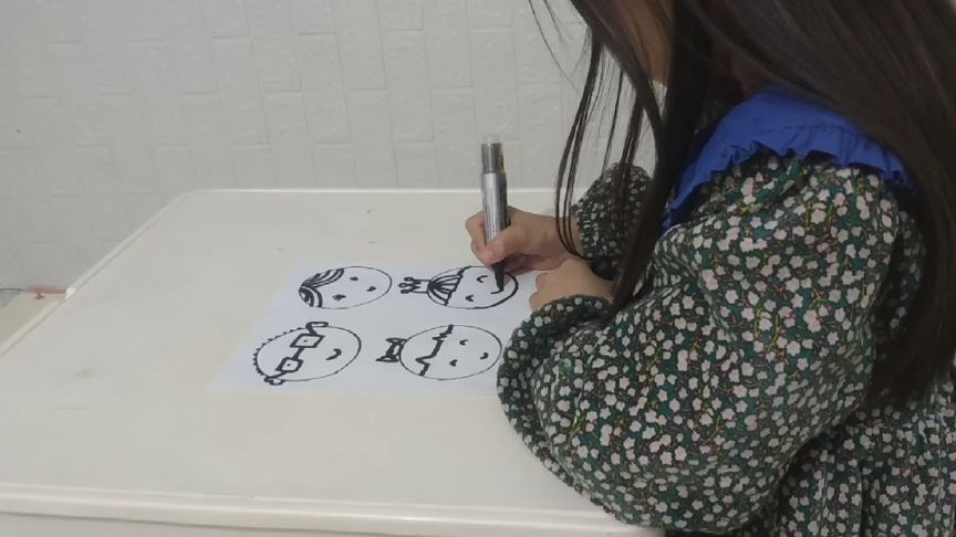 一家四口简笔画,高效的陪伴才是最好的家庭教育