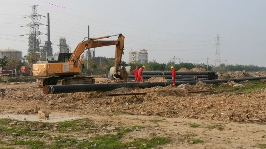 湛江保税区起步区内正在进行管路连接,有人知道这是什么管路吗?