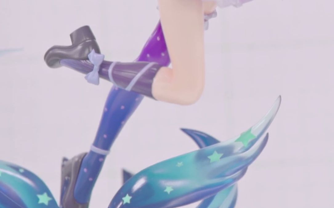 水杉捏手办2233娘 感觉是不是太性感了,这腿我能玩一年 高跟学生...