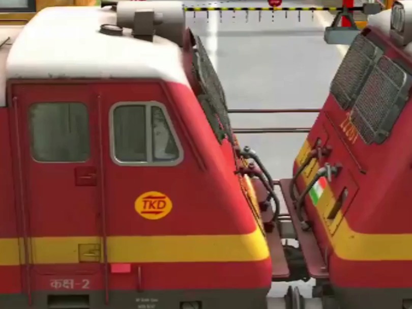 火车正在通过铁路道口_单机游戏热门视频